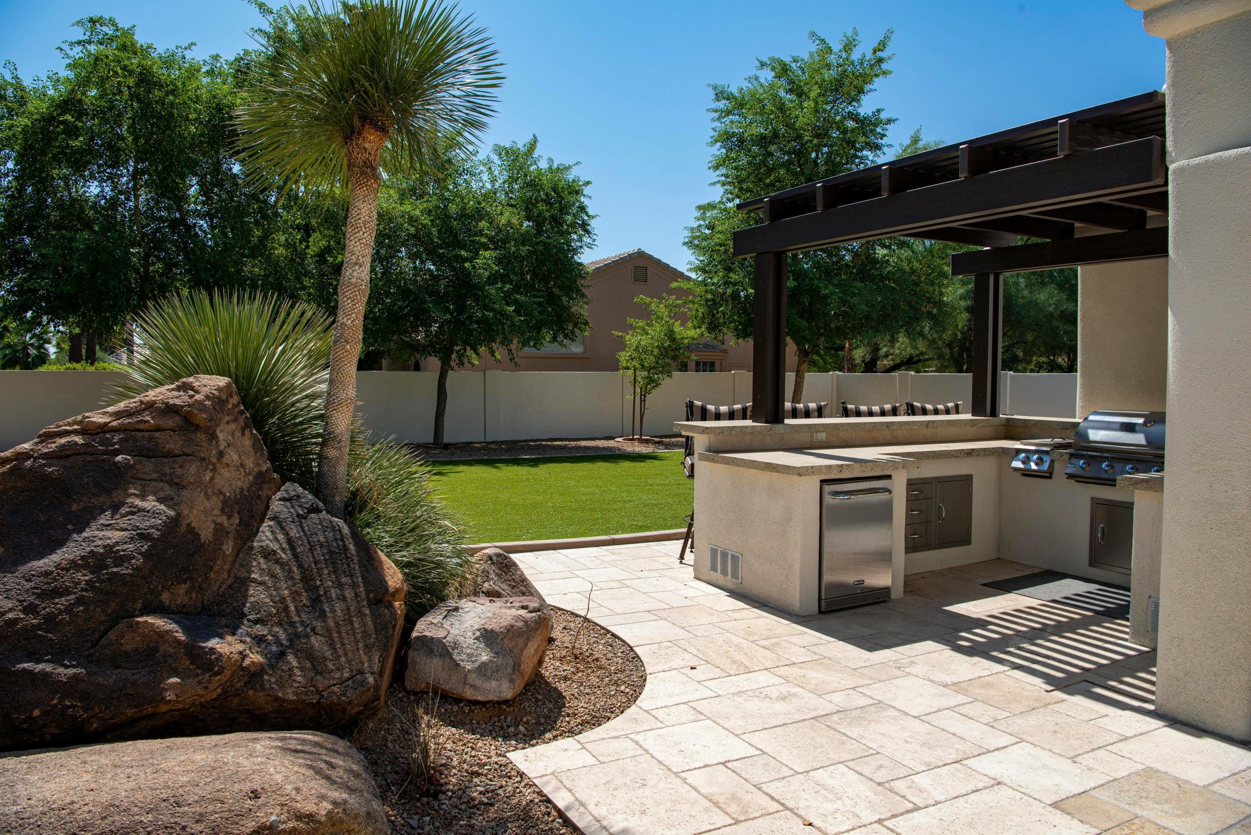 Beyond the Grill: Trends in Outdoor Kitchen Installation for 2026